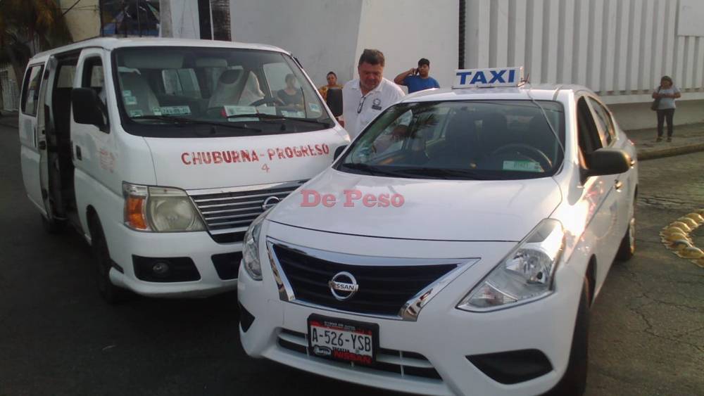 Progreso: tres taxis se involucran en dos choques
