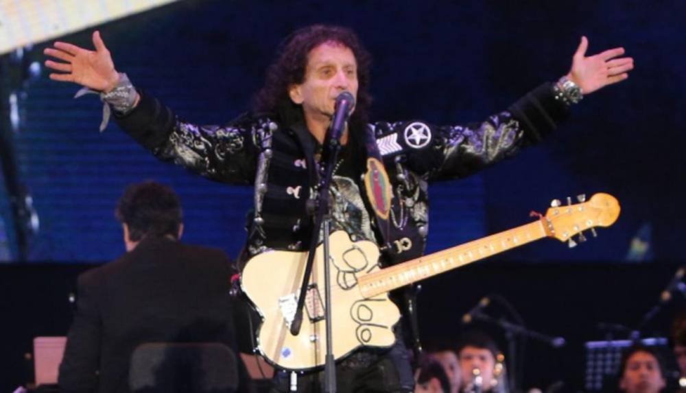 Alex Lora celebra 50 años de rocanrol