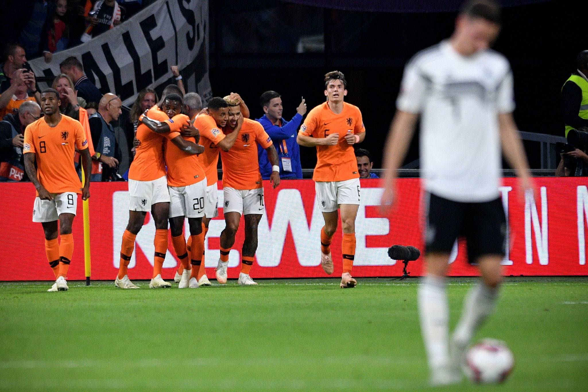 Holanda gana 3-0 a Alemania en Liga de Naciones y agrava su crisis (video)