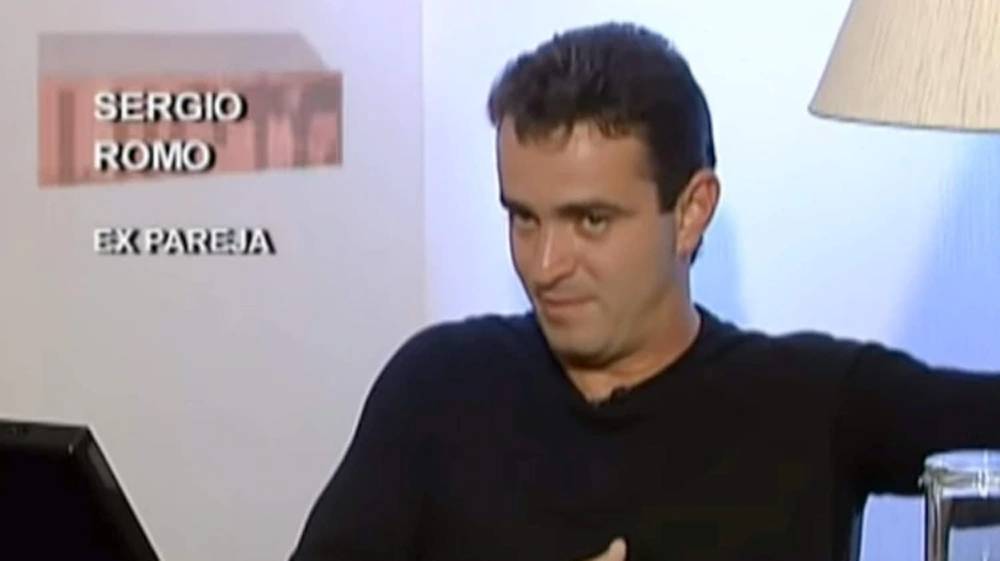 Lola Cortés cuenta la historia de amor con su hermanastro