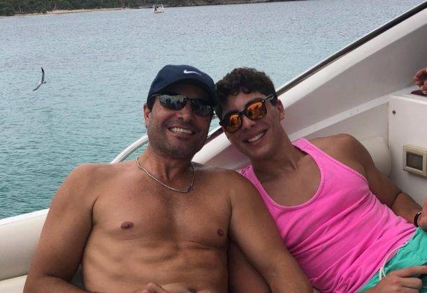 Chayanne y su hijo Lorenzo comparten foto 'bien mameyes' - De Peso Yucatán