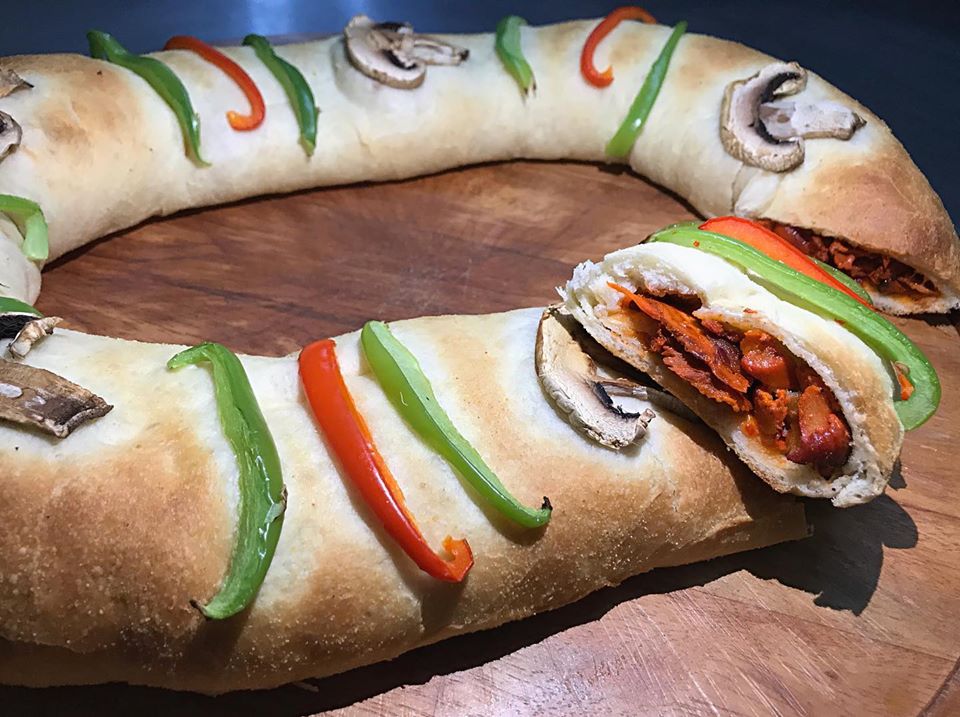 Mérida: comercio ofrece Rosca de Reyes rellena de carne al pastor