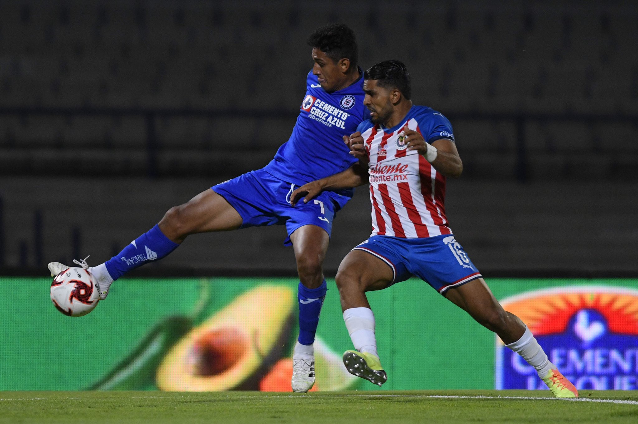 Cruz Azul, campeón de Copa en el último minuto, de penal (video)