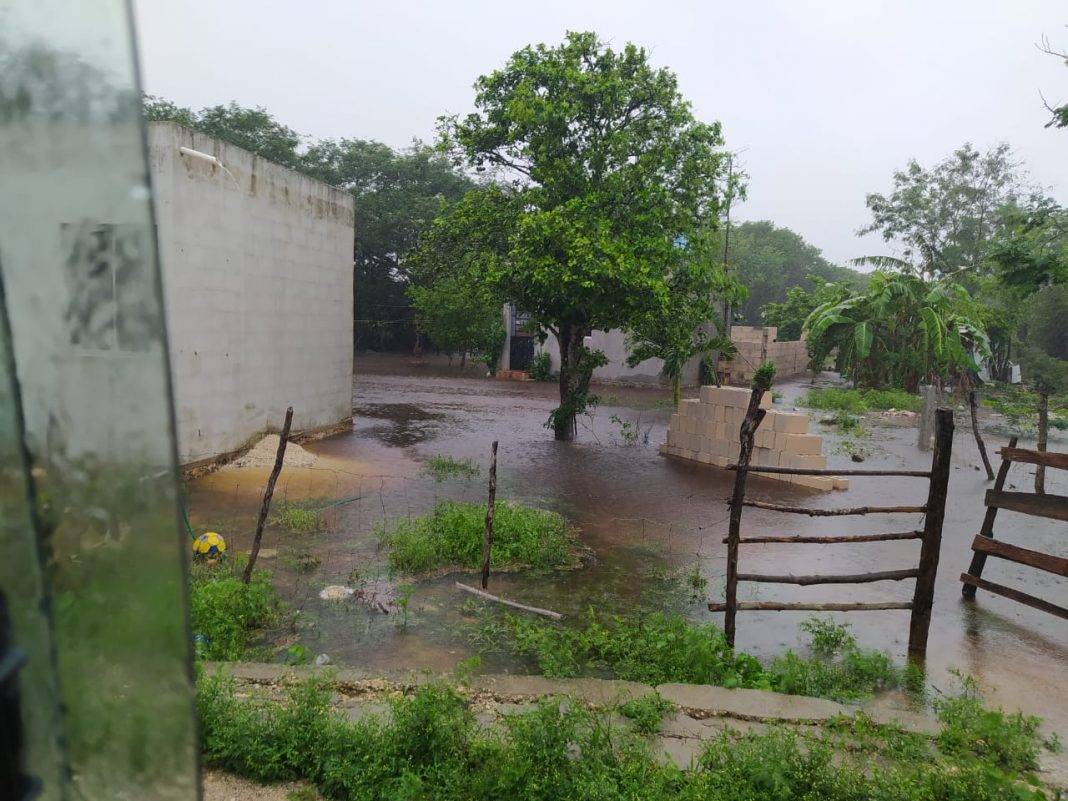 Ya hay fuertes inundaciones y daños en toda la Peninsula de Yucatán por ...