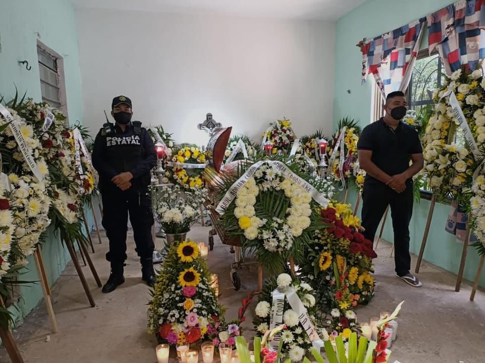 Emotivo funeral en honor a oficial Raúl Adrián Couoh Aké