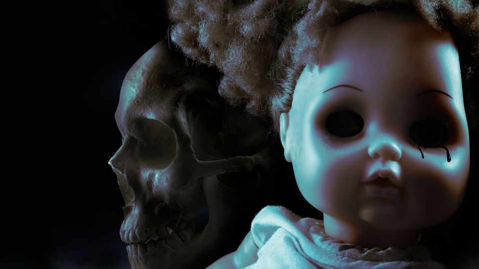 Enigmas: la muñeca buena y la muñeca mala